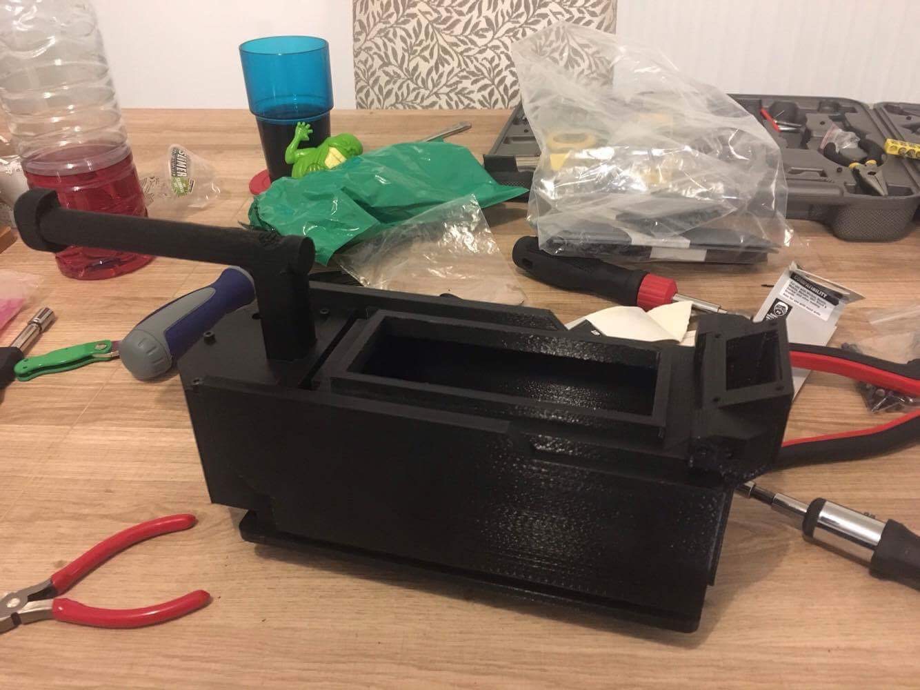 Build Your Own 3D Printed Ghostbusters Trap – BIG COMIC PAGE